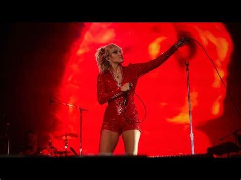 Miley Cyrus Performs 7 Things Live At Lollapalooza 2021 Youtube