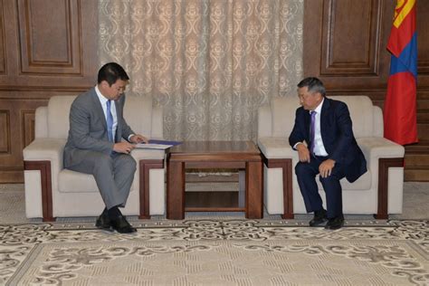 МАН ын сайд нарыг огцруулах тогтоолын төсөл өргөн барилаа Гэрэл гэгээ