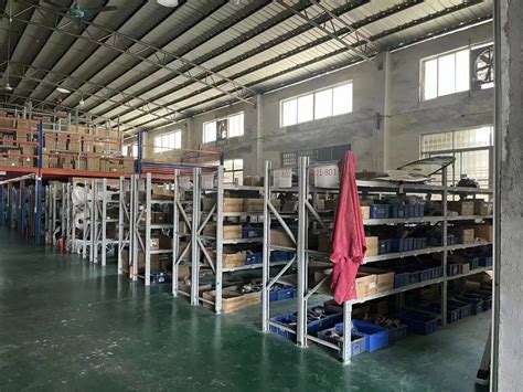 Factory Price Auto Parts Lower Control Arm 48068 B4011 48069 B4011