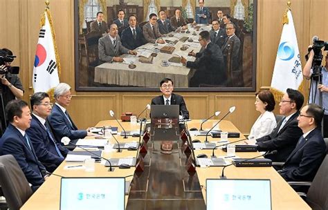 한·미 금리차 사상 첫 2p 도달공 넘겨받은 한은 다음 스텝은 아주경제