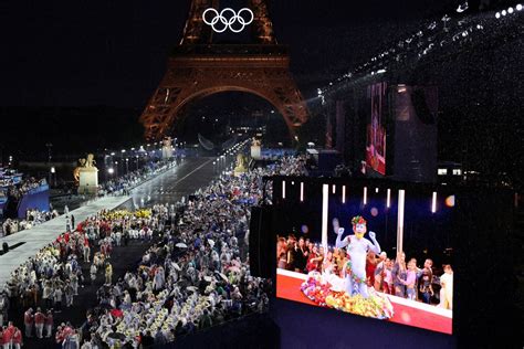 “とにかく明るい仏村”現る！パリ五輪開会式でネット衝撃「色違い出てきて吹いた」「フランス版安村」― スポニチ Sponichi Annex 芸能