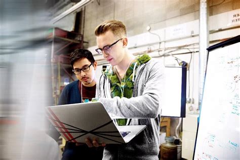 Oracle And Microsoft Make Oracle Database Azure Available Michael Pan Posted On The Topic