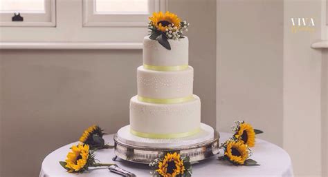 21 Trendy Sunflower Wedding Cake Ideas For A Cheerful Day