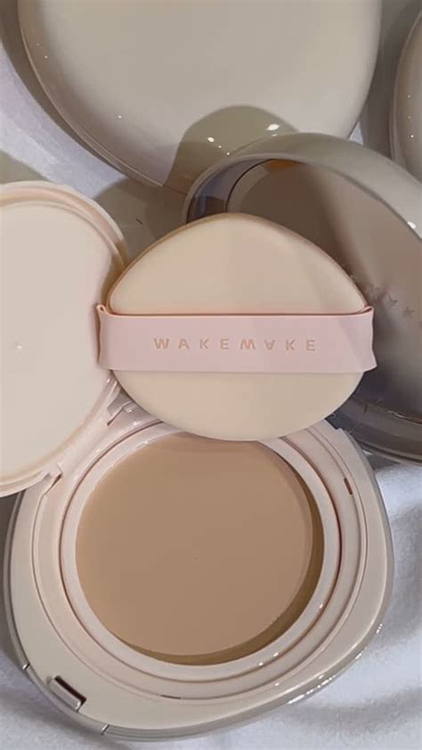 요닝 • 메이크업 다슬 예쁨을 더하는 메이크업아티스트 다슬쌤🤍 이가리메이크업 ️ 발그레한 블러셔를 포인트로 러블리함 한방울ᰔᩚ 아이 블러셔 립 컬러를 톤온톤으로