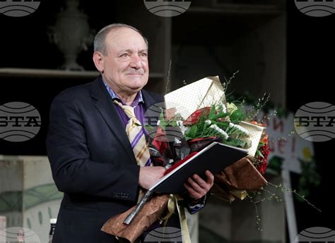 Антон Радичев получава Икар за изключителен принос към българския театър Утро