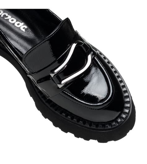 Туфлі лофери чорні лаковані жіночі на низькому каблуку Evromoda 1008Тz купити в Marigo ціни в