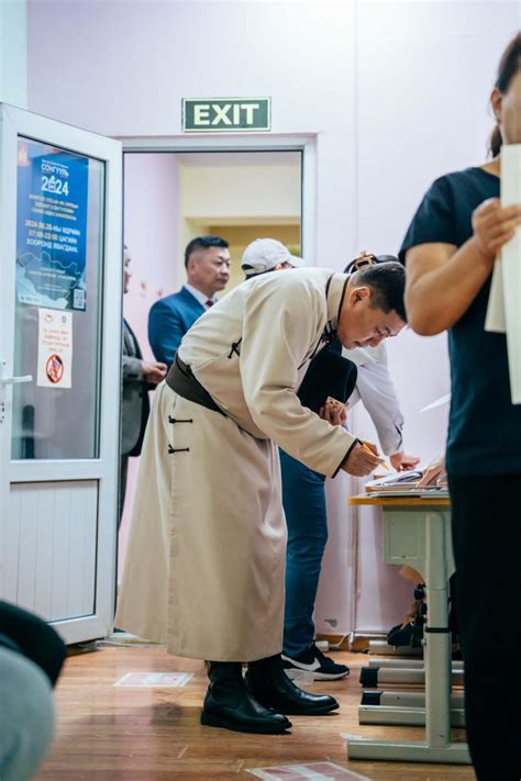 Ерөнхий сайд Л Оюун Эрдэнэ Энэ сонгуулиар ард иргэд өнгөрсөн 30 жилийг дүгнэх гэж байна