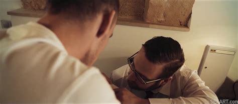 The Guy Wore A Condom And Fucks His Chick In The Pussy A Long Cock And She Moans Free Porn