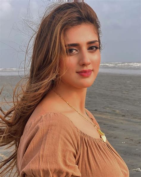Jannat Mirza Drops Jaws In Latest Beach Pictures Pakistan Observer