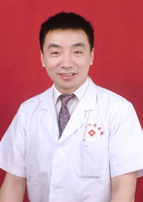 李伟 副主任医师 专家介绍 专家风采 延安大学咸阳医院 中铁二十局中心医院 延安大学医学院第三附属医院 咸阳心脑血管病医院 居民医保定点医院