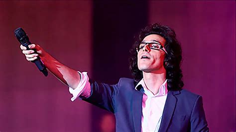 خوش تیپی جذاب مرتضی پاشایی در دبی خواننده محبوب درس مد داد