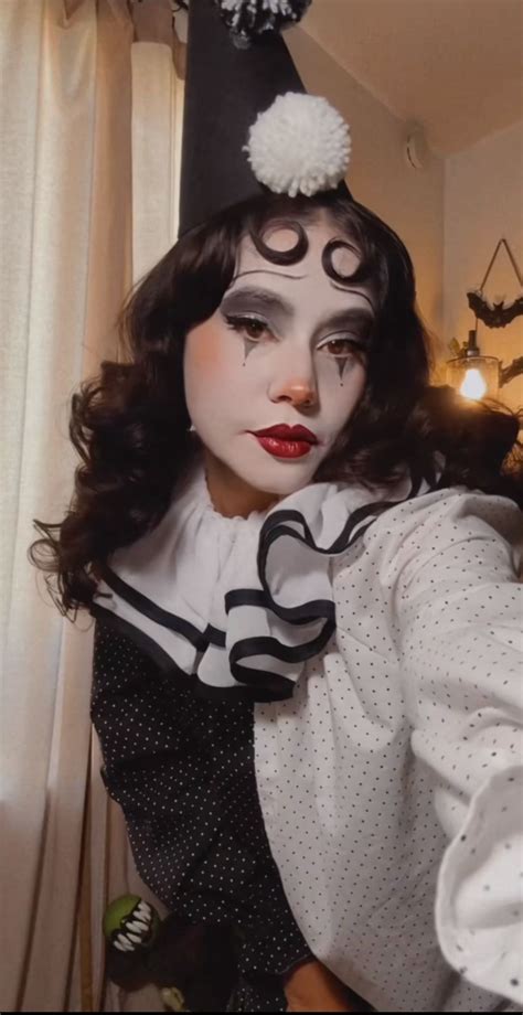 Pin By 𝒶𝓁ᦔ𝐚𝔫α On Halloween Clown Halloween Costumes Halloween