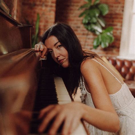 Niki Kennedy Of Musos Entertainment Is A Singer Songwriter And Musician Based In Vancouver