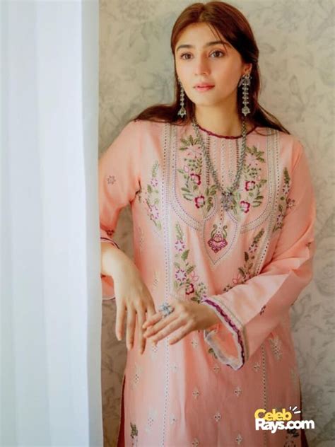 Dur E Fishan Saleem Bio Wiki Career Height Age Social Media Net Worth Family Hobbies