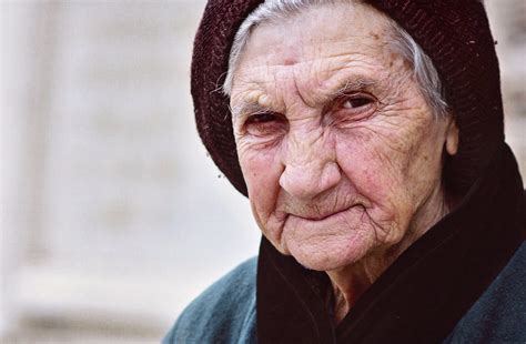 Това е баба Величка тиха кротка дребна мъничка жениц… Flickr