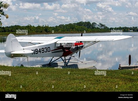 1958 Piper Pa 18 150 Super Cub N9493d Beached On The Shores Of Lake