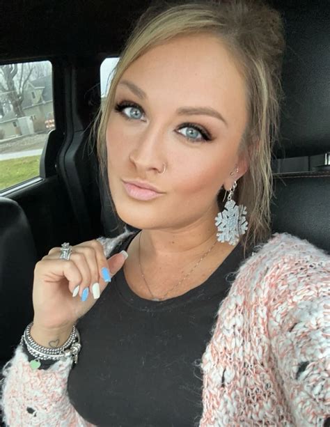 Hannah Clum Maxim Cover Girl