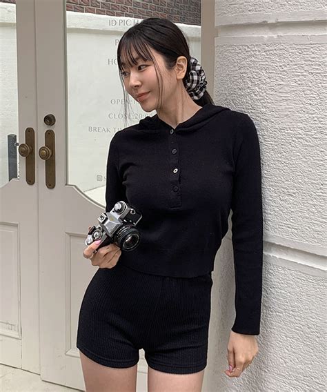 니스휴 헨리 후드 슬림니트 4color 봄 개강룩 세미크롭 상의 슬림 얇은 여리 아이보리 기본 회색 검정 블랙 빈티지 단추 긴팔 베이직 오렌지