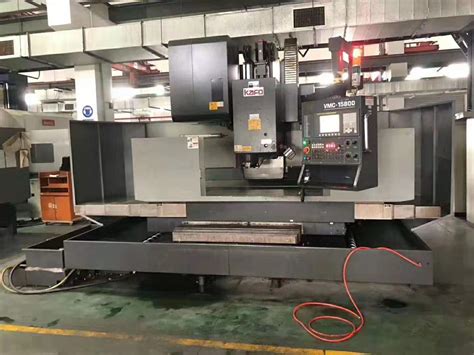 出售一批台湾高峰VMC15800价格电议FANUC 0i MD系统主轴BT50齿轮头带刀库三轴硬轨工作台1900 850行程