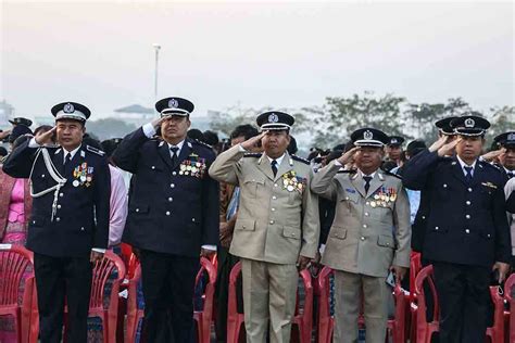 Dvb မန္တလာသီရိ အားကစားကွင်းတွင် ကျင်းပသည့် ပြည်ထောင်စုနေ့ပွဲ ဓာတ်ပုံ