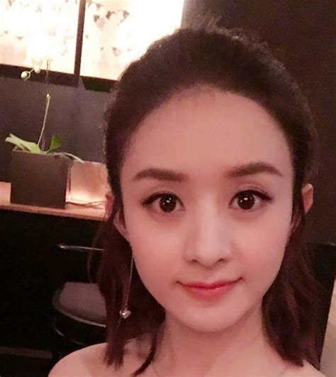 趙麗穎久違曬自拍一次曬7張 側分半丸子頭都超美 每日頭條
