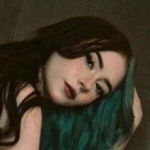 Angela Halee Age Family Bio Famous Birthdays