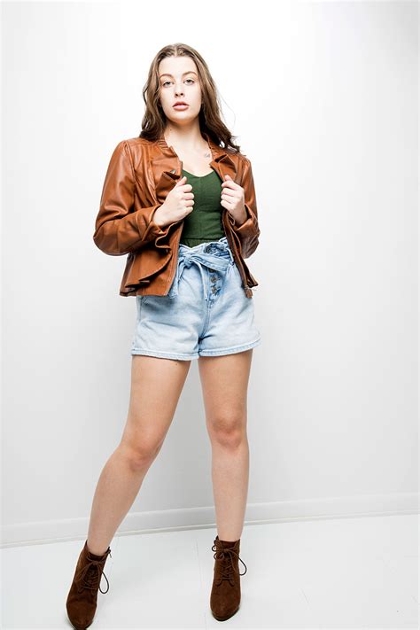 Hannah R New View Modeling