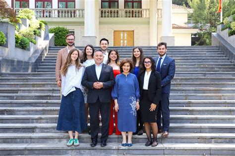 Средба на Сиљановска Давкова со претставници на ОМД и студенти од програмата „Родум од Македонија“