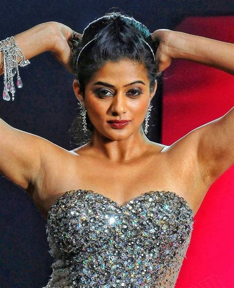 Priyamani Scrolller