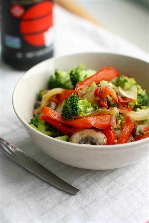 Sweet And Spicy Broccoli Red Pepper Stir Fry With Quinoa The Pretty Bee
