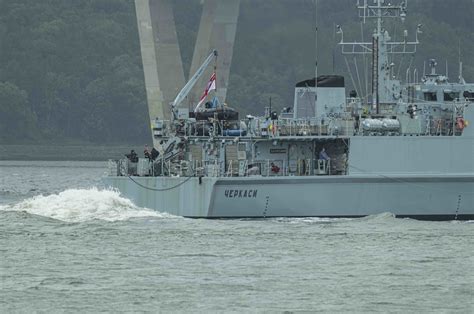 Hms Shoreham M112 Sandown Class Minehunter Hms Shoreham Flickr