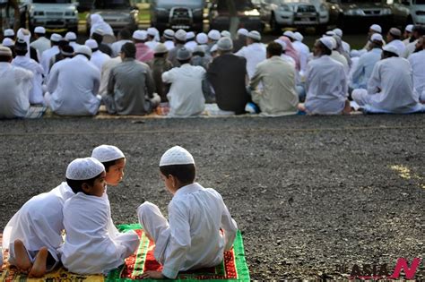 라마단 끝난 뒤 기도하는 파나마 어린이 아시아엔 The Asian