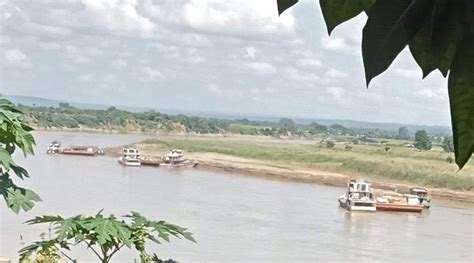 Dvb ကနီနှင့်ပုလဲမြို့တို့တွင် စစ်မော်တော် ၇ စီးနှင့် ကင်းလှည့်စစ်ကောင်စီတပ် တိုက်ခိုက်ခံရ