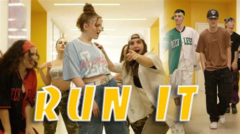 Chris Brown Run It Ft Juelz Santana Dancers Life The Beat