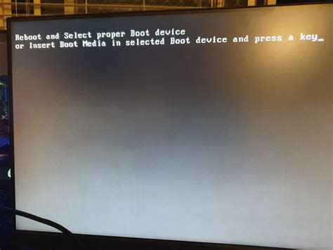 Hướng dẫn khắc phục lỗi Reboot and Select proper Boot device