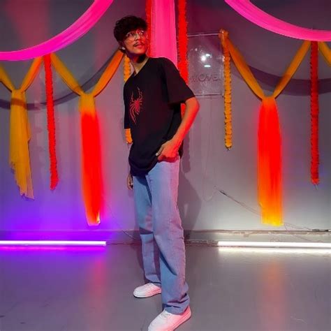 Anand King Dancer Youtube