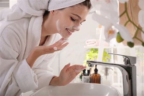 Cleanser Vs Face Wash A Showdown For Cleansing Supremacy