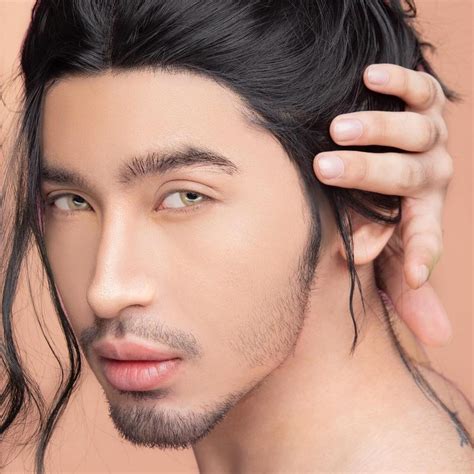 លីឧត្តម ត្រេឌីង ឯ ក