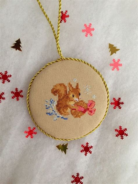 Уютные вечера Новогодние игрушки Рождественская вышивка крестом Вышитые крестиком цветы