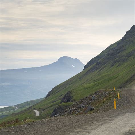 Sharp Contrasts In Population Shifts Across Iceland