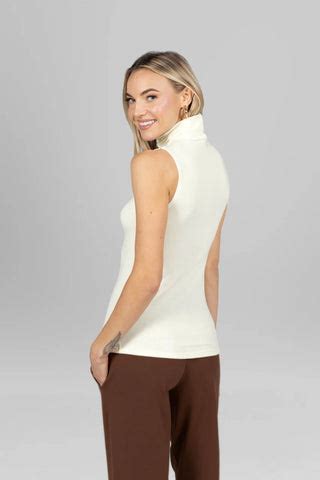 4 Must Have Travel Essentials Kiragrace