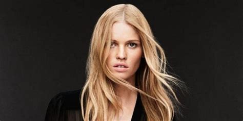 20 Awesome Women With A Gap Between Their Front Teeth The Frisky