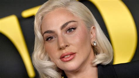 Lady Gaga Shows Off Her Bare Face In No Makeup Selfie