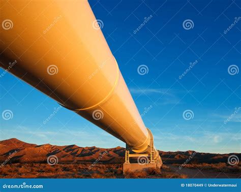 Canalisation Image Stock Image Du Aqueduc Californie 18070449