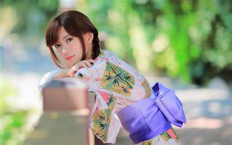 200 Japanese Girl Wallpapers