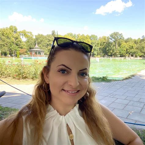 Plovdivtime Биологът Александър Петров празнува рожден ден на 7 ноември Детството си прекарва