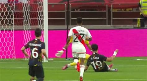 Pedro Gallese Y Su Arriesgada Atajada Mano A Mano Que Evitó Gol De