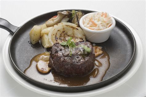 스테이크 음식 고기 저녁식사 식사 사진이미지일러스트캘리그라피 Captainhong작가