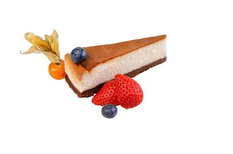 흰색 배경에 고립 된 신선한 딸기와 치즈 하 케 클래식 잌 건강 한 유기농 디저트입니다 신선한 블루베리와 딸기 치즈 케이크입니다 0명에 대한 스톡 사진 및 기타 이미지