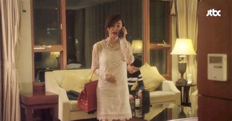 [밀회 스타일제안] 40대 김혜은 20대 남친 옆에서도 당당